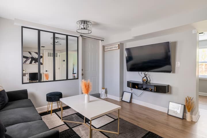 Cozy 2 Bd/1ba Garden Unit - Skokie, IL