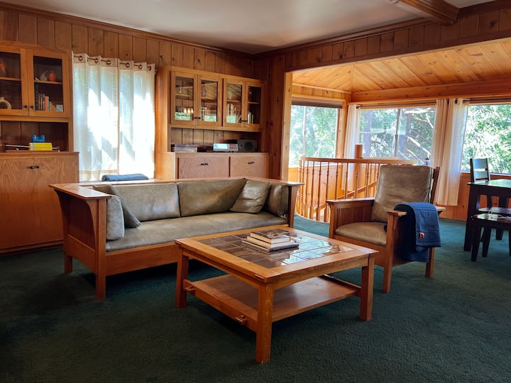 1926 Mountain Cottage Perched Above Lake Arrowhead - Lake Arrowhead, CA