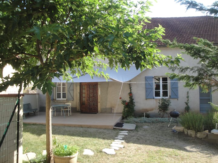 Maison De Campagne Dans La Vallée Du Lot . - Lot