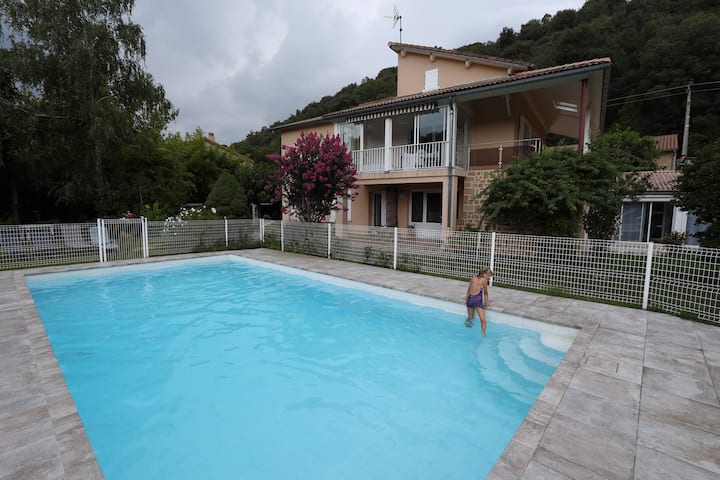 Luna : Appartement Cosy Avec Terrasse - Antraigues-sur-Volane