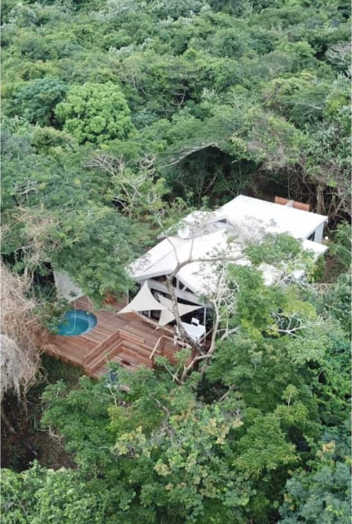 Stylish 2-bedroom Chalet In The Bush ... - Hluhluwe