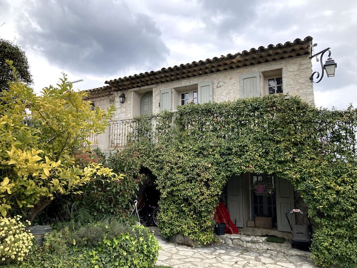 Appartement De Charme Au Calme Parking Gratuit - Vence