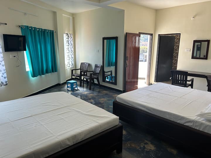 Deluxe King Room - Ooty