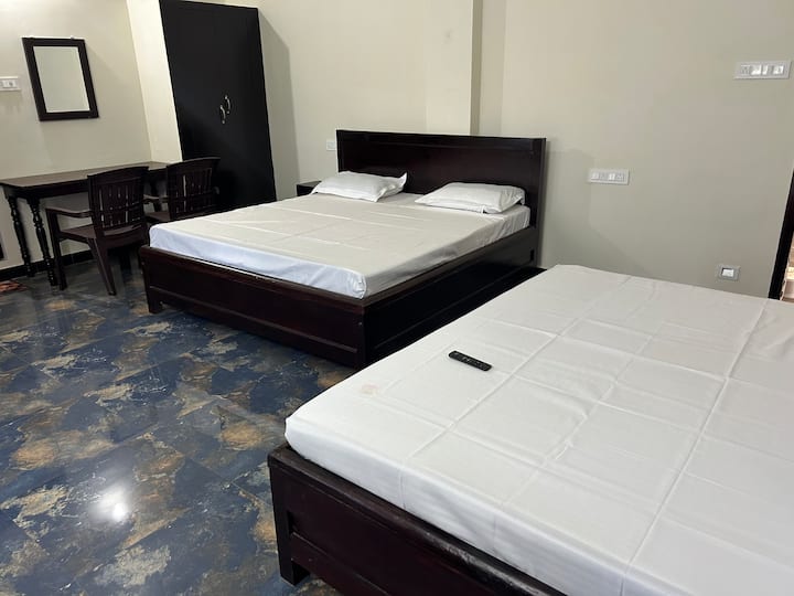 Deluxe King Room - Ooty