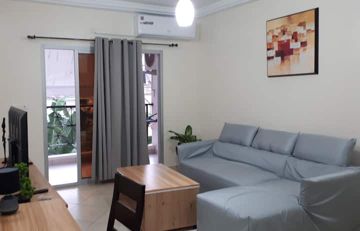 Bel Appartement De 3 Pièces Avec Parking Gratuit - Abidjan