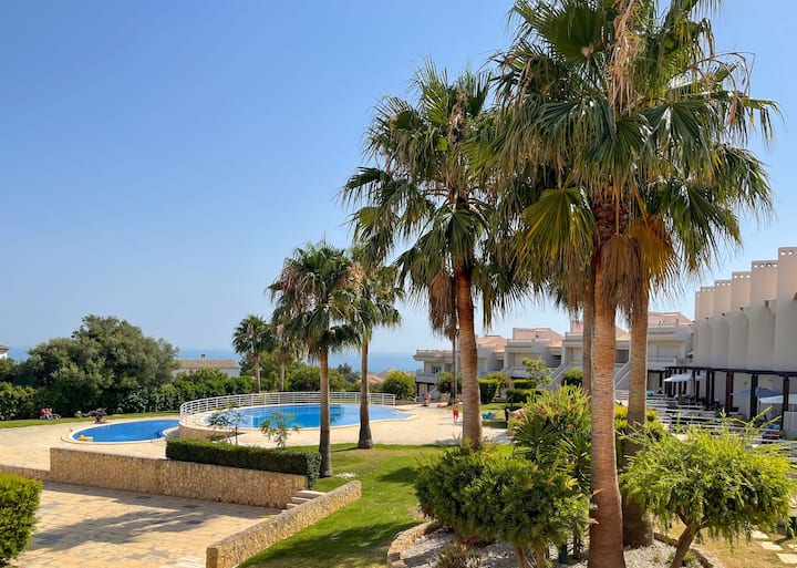 Modern 2 Bed Town House, Albufeira - Guia