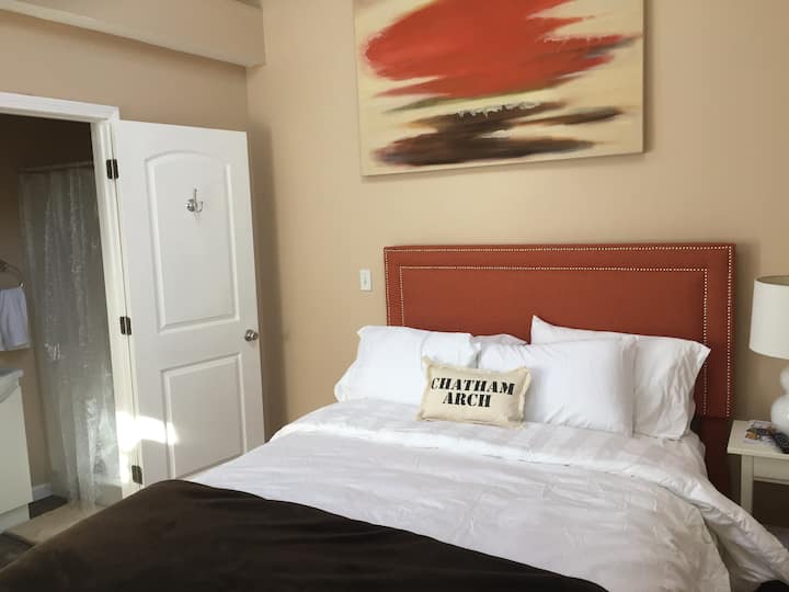 Cozy With All The Amenities Of Downtown Living - Indianapolis, IN