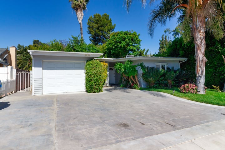 Woodland Hills Charmer - Los Angeles, CA