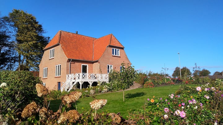 Flot Villa Med Fantastisk Udsigt Og Stor Have - Denmark