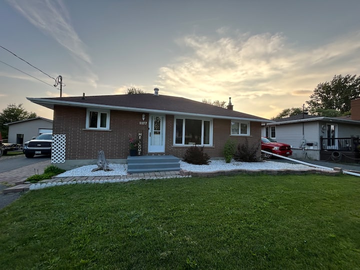 Quiet 1 Bedroom City Hideaway - Grand Sudbury