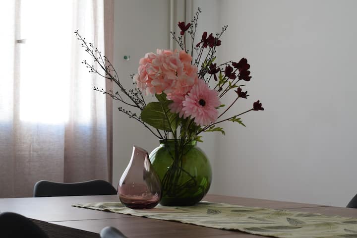 Lovely 3-bedroom Mamas Flat With Free Parking - Агиос Дометиос