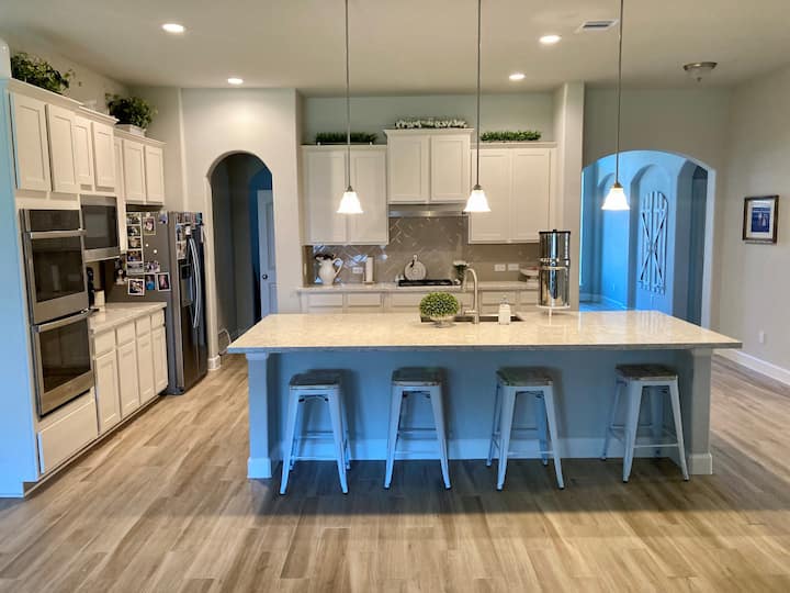 Beautiful 4 Bedroom Home In Gated Community. - Pearland, TX