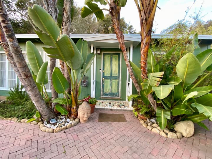 Cute, Beach-style Cottage, - Montecito - Montecito