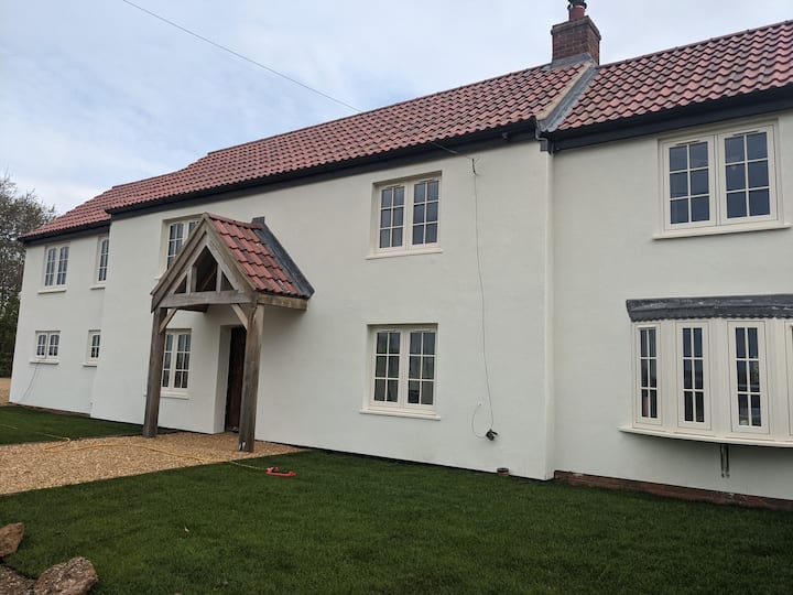 Rural 4 Bedroom Country Cottage - Downham Market