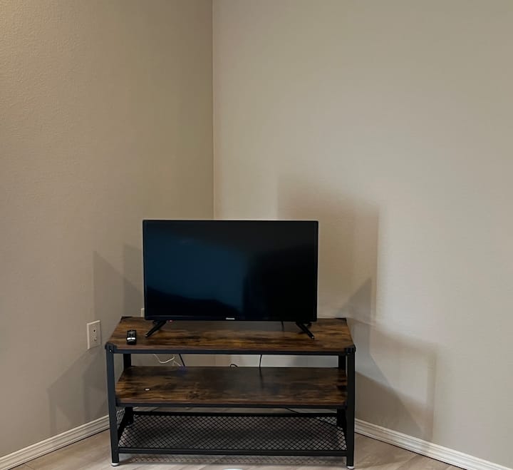 Lovely 3 Bedroom W/2 Bathroom Cozy & Clean Rental - Clovis, NM