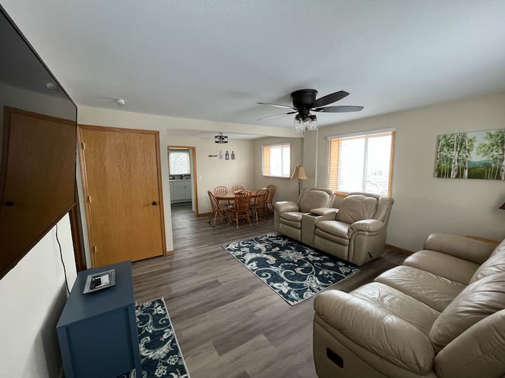 440 Raccoon River Retreat - West Des Moines, IA