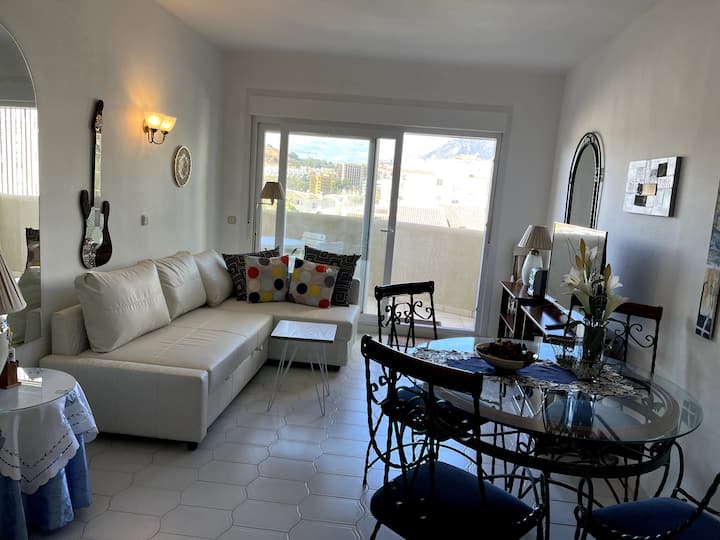 Lovely 1-bedroom In Benalbeach Wt Partial Seaview - Benalmádena