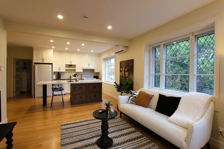 Zen  Calm In Modernity. - Sherbrooke