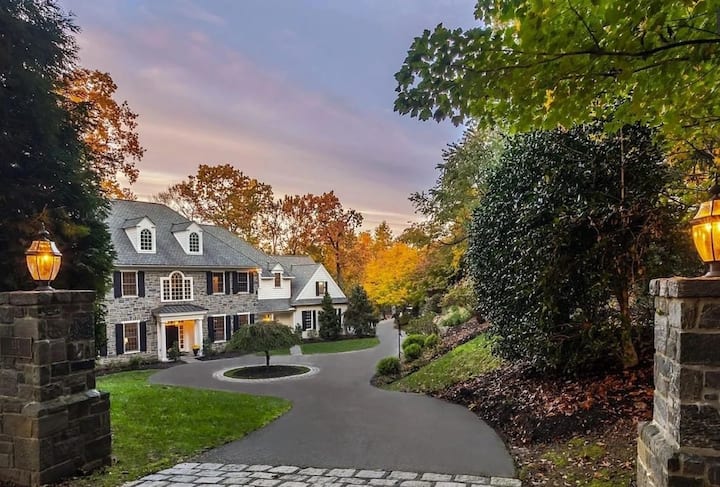 Stunning Views & Resort Pool - Media, PA