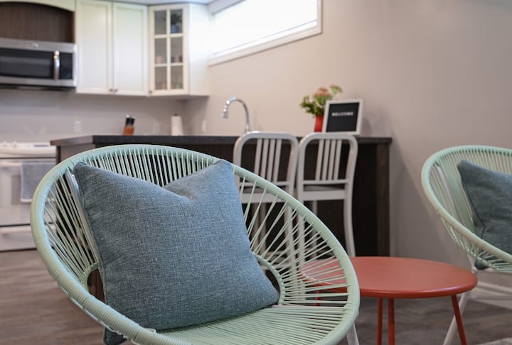 Clean & Spacious Basement Apartment With Office - North Bay