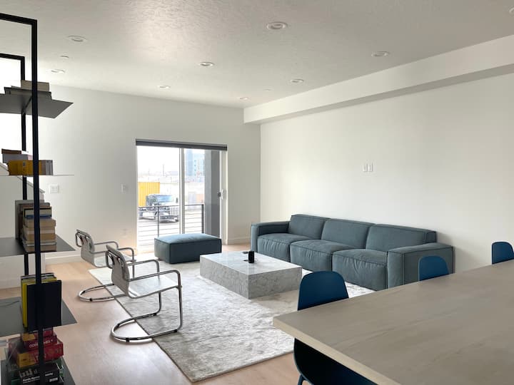 New Modern 3 Bedroom 3 Bath Townhouse In Slc - Salt Lake City, UT