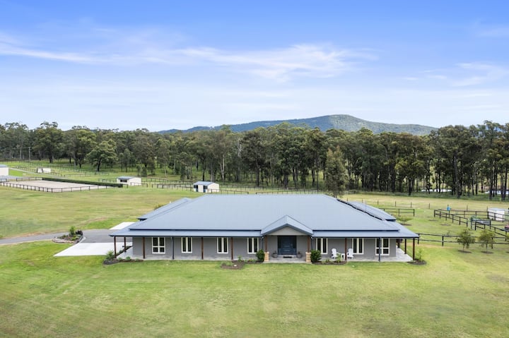 Stable And Vines - Pokolbin, Hunter Valley - Pokolbin
