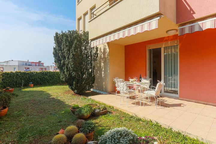 Apartment Fani With Lovely Garden , Near The Sea - Split