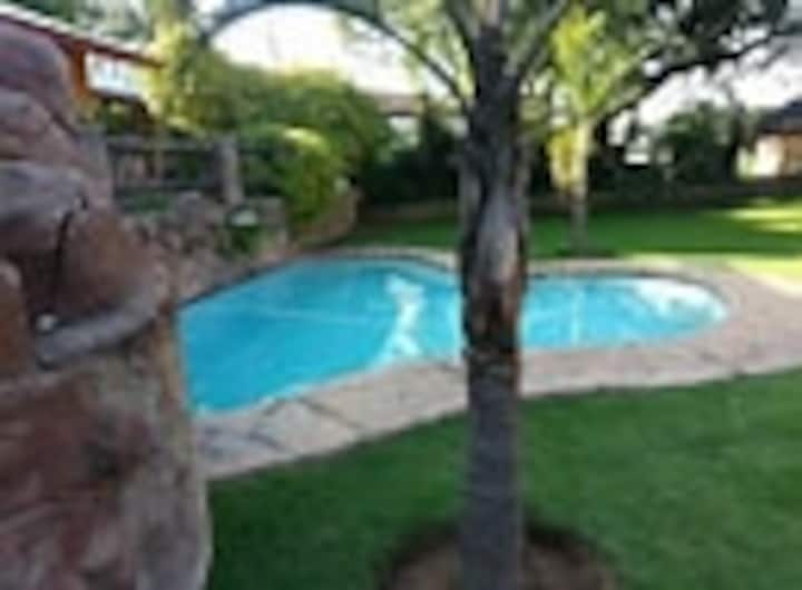 4 Anna Boeremeisie  - Cottage 4 - Benoni