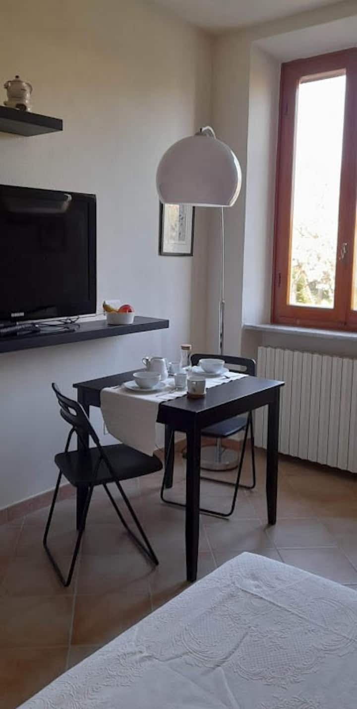 In Mezzo Agli Ulivi Graziosa Camera Matrimoniale - Pietrasanta