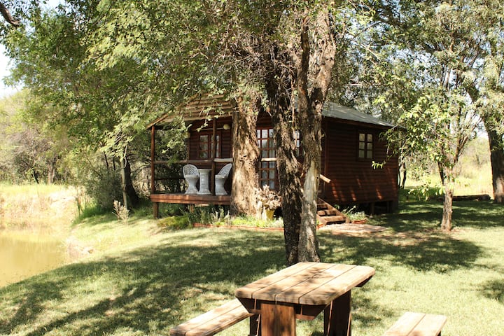 Petit Cabanon Avec Vue Sur Le Bush . - Hammanskraal