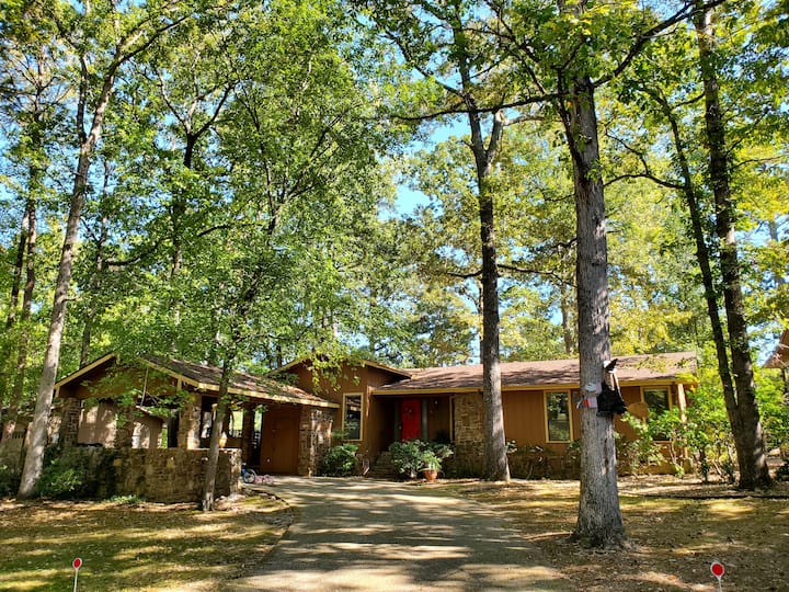 Perfect Golf Course Retreat For Up To 10 Guests! - Hot Springs Village