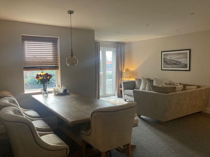 Apartment In Birkdale - Southport