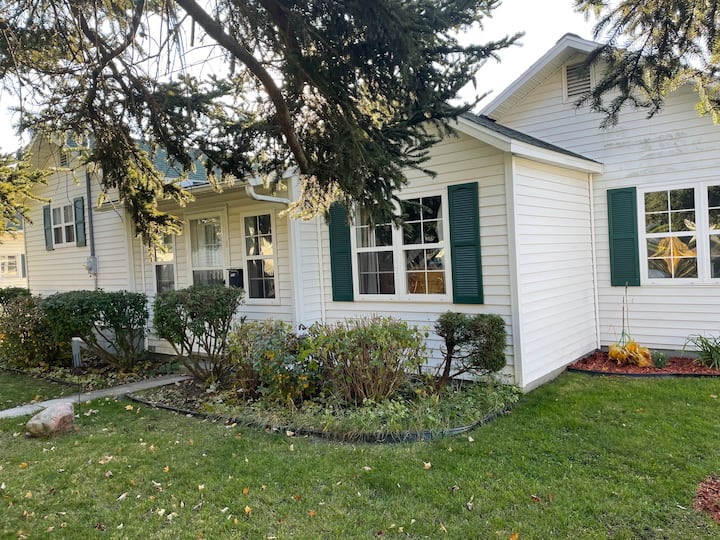 Vacation Rental In Quiet Neighborhood - Manistee, MI
