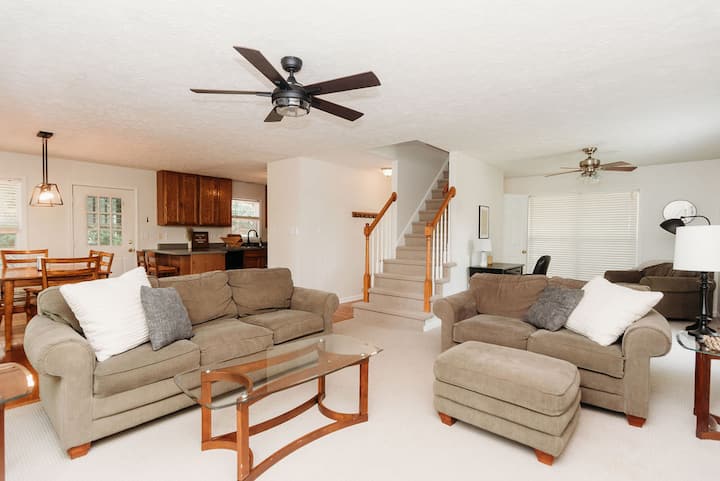 Lakefront Home In Peaceful Cove - Smith Mountain Lake, VA