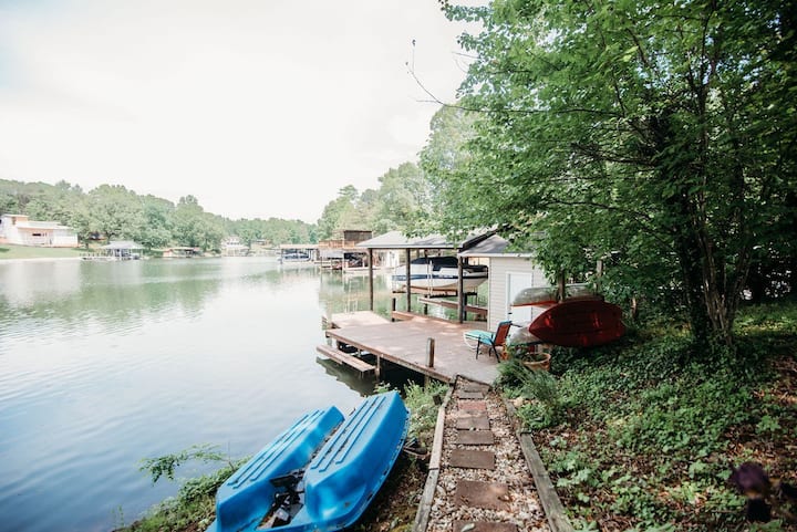 Lakefront Home In Peaceful Cove - Smith Mountain Lake, VA