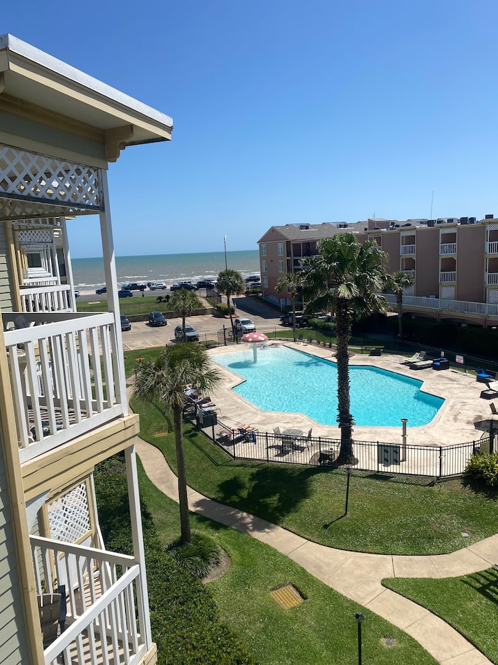 Lovely 1 Bedroom Condo - Galveston, TX