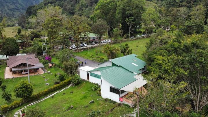 Espectacular Casa De Campo - Cañón Del Combeima - Cajamarca
