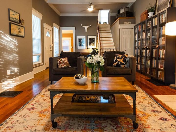 Charming Home Just Off Bardstown Rd - Louisville, KY