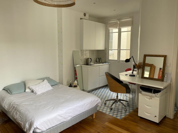 Studio Parisien Confortable Et Lumineux - Paris 8e Arrondissement