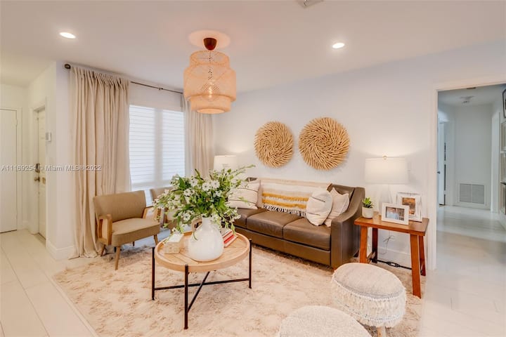 Waterfront / Pool/ Large Yard/ 8 Mins To Beach - Fort Lauderdale