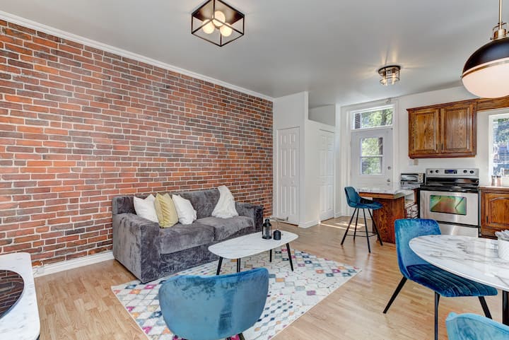 Gorgeous Newly Renovated Apartment In Montreal. - Montreal
