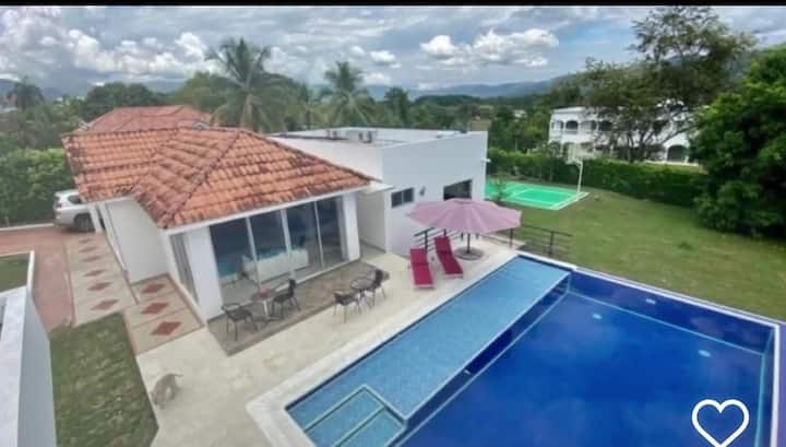 Alojamiento Carmen De Apicala, El Imperio - Carmen de Apicalá