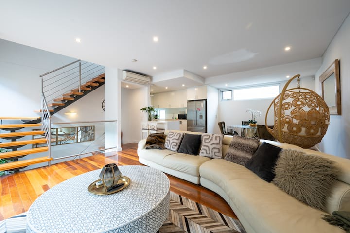 Lux Bayside House With Private Rooftop + Seaview - Brighton, Australia