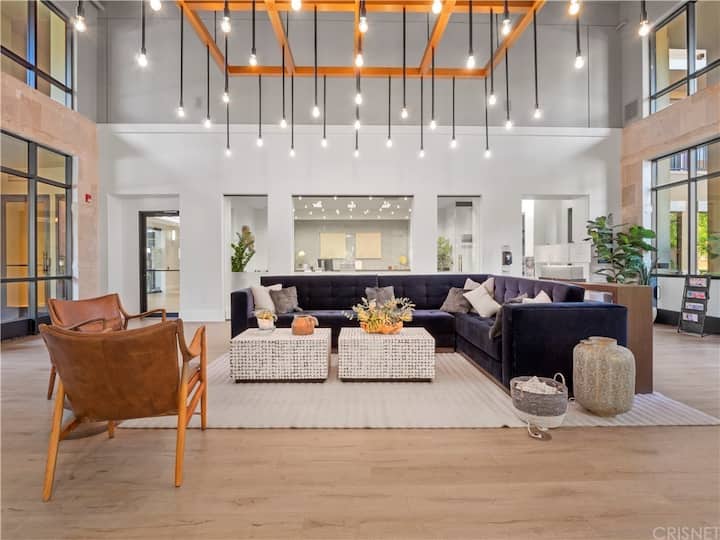 Modern Luxurious Condo By Six Flags Magic Mountain - 샌타클라리타