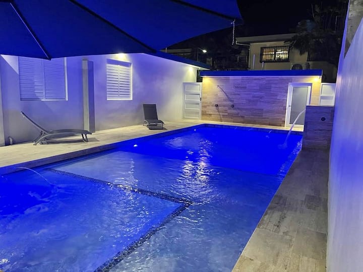 Steps From The Beach Minutes From Sju Heated Pool - San Juan