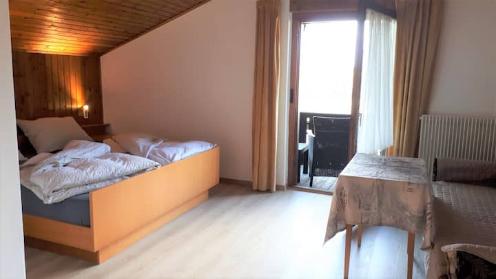 Zimmer Gelb Zweiter Stock Im Haus Duregger - Lana