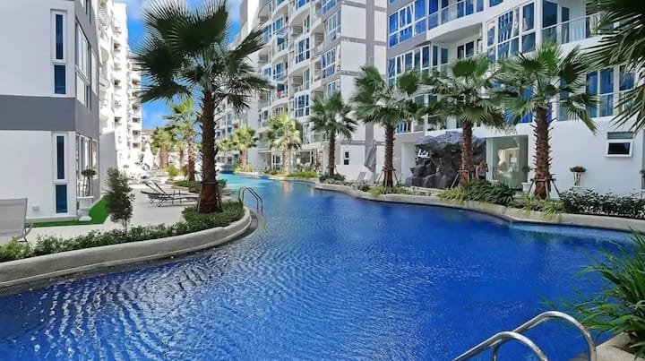 Grand Avenue I Pool View! I Monthstayz - Pattaya City