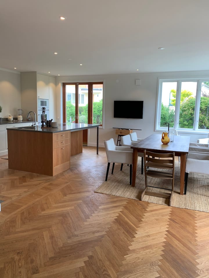 Nyrenoverad Villa Centralt Nära Liseberg - Gothenburg