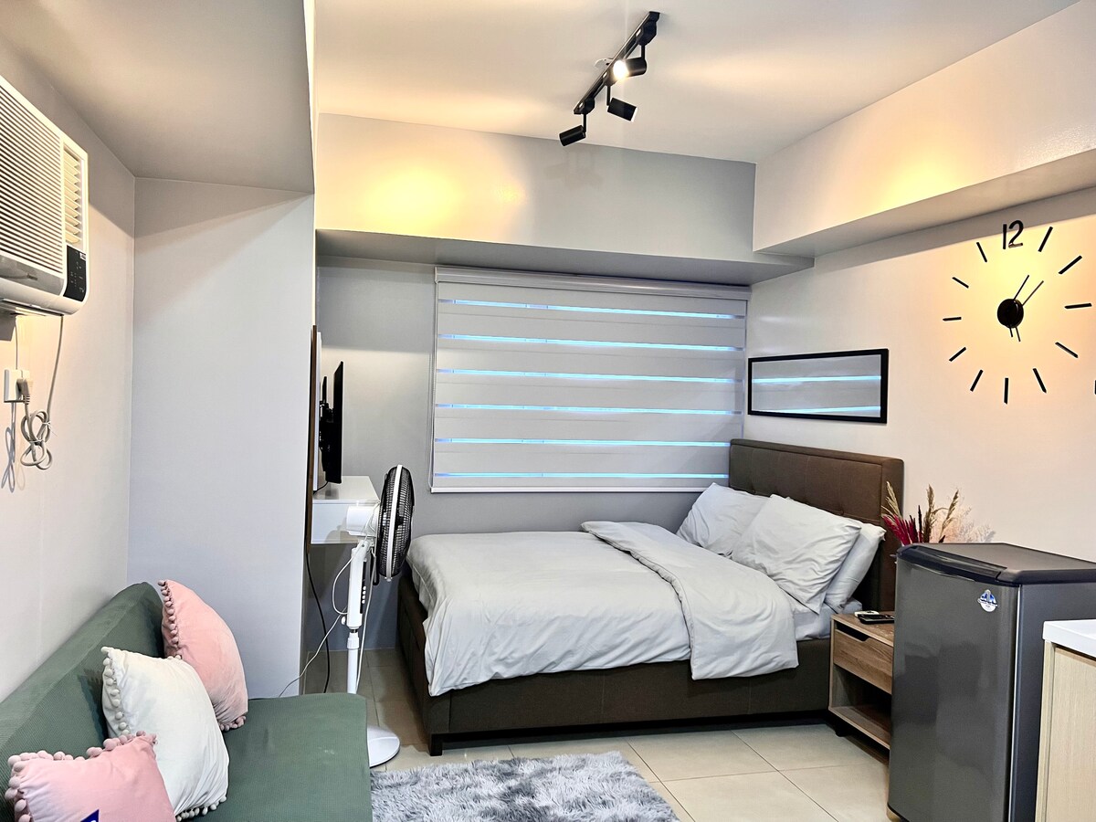 Renovated Studio Unit Near NAIA Airport (Taguig) - Condominiums for ...
