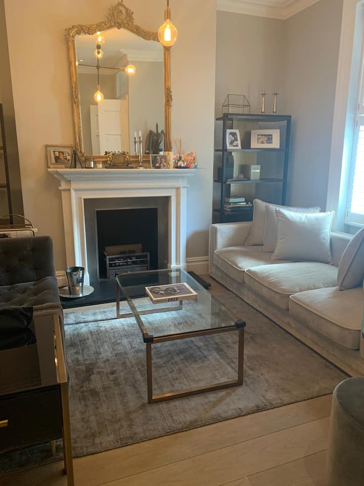 Elegant Terraced 5 Bedroom Family Home In Chelsea - 풀럼